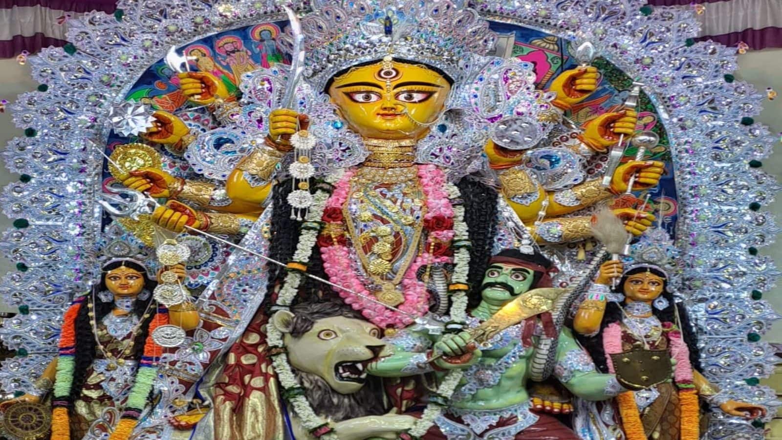 Burdwan News: the four day long Mahishamardini Puja is going on with ...