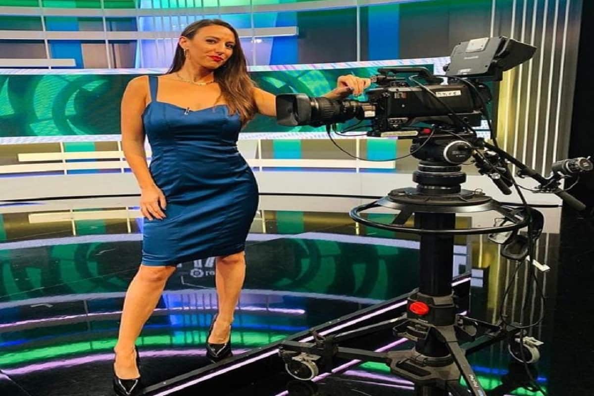 ফুটবলারদের হট বান্ধবী, স্ত্রীরা কিন্তু সাবধান! পুরুষ হৃদয়ে ঝড় তুলেছেন ...