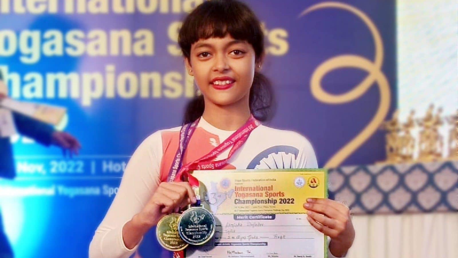কালনার মেয়ে রামিশা বিশ্ব যোগাসনে সোনা জিতল, kalna girl ramisha wins gold in yoga – News18 Bangla