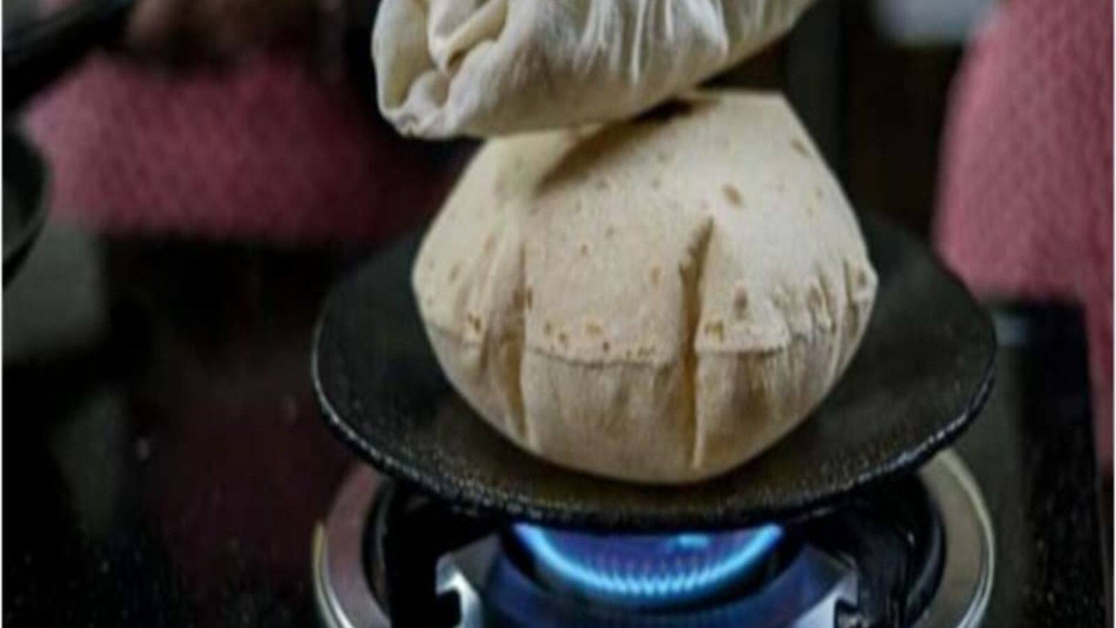 Vastu Follow these rules while making and serving roti avoid mistakes ...