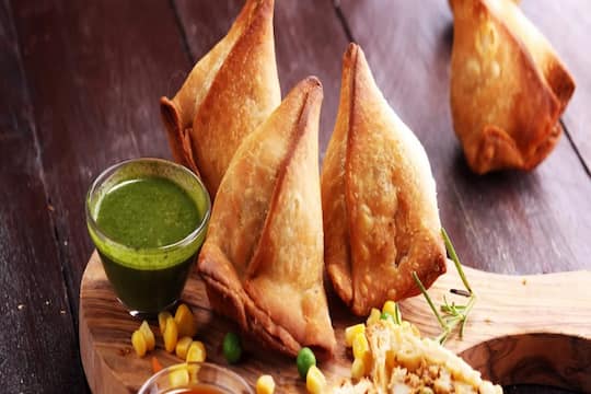 Know why samosa is banned in African country Somalia। সিঙাড়া খেলে সাজা ...