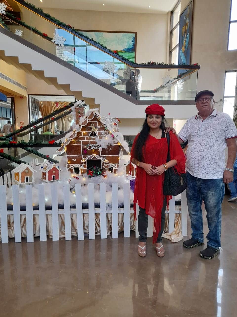 বয়স শুধুই সংখ্যা মাত্র, প্রেম মানেনা কোনও বাঁধা, দোলন-দীপঙ্করের বিয়ের বয়স ৩ – News18 বাংলা