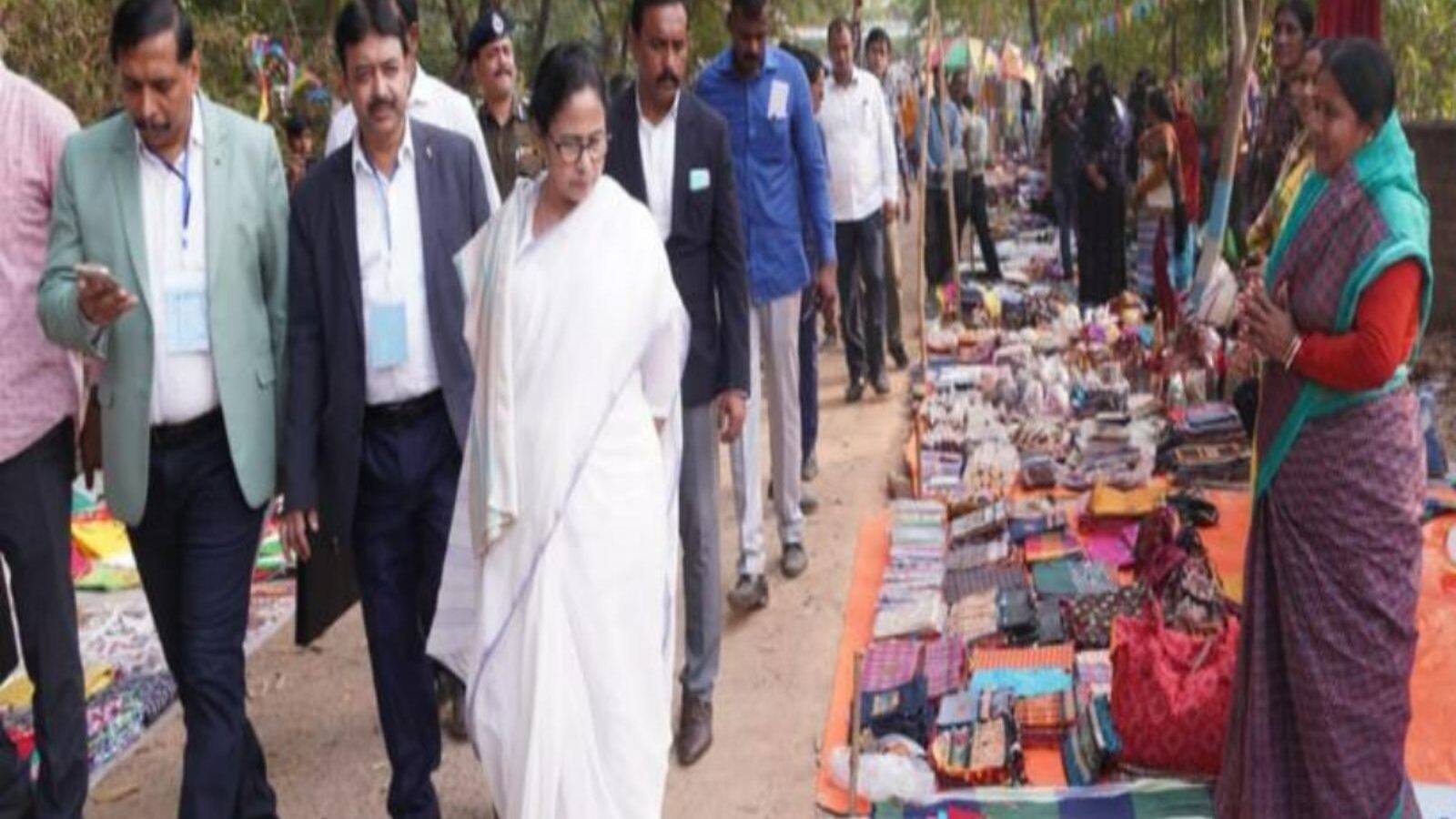 Mamata Banerjee At Bolpur: 'এত ধুলো কেন'? বোলপুরের খোয়াইয়ের ...