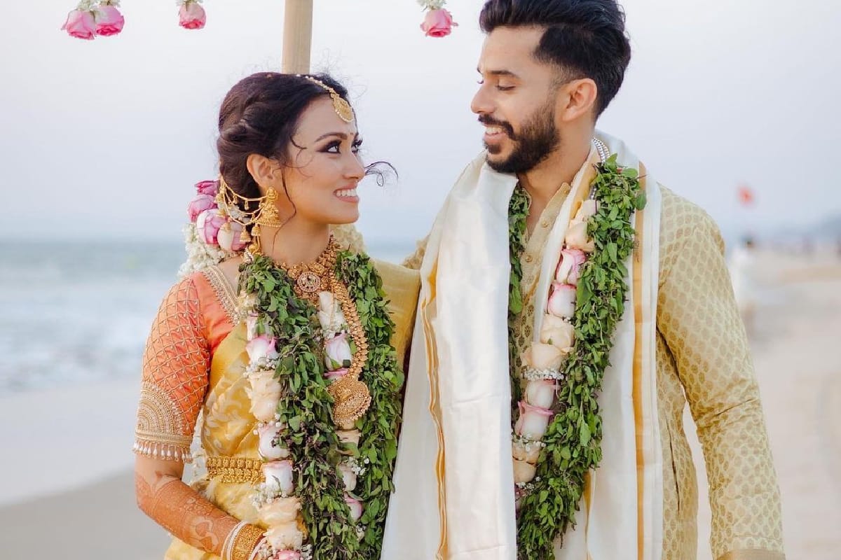 বৌমাকে ভালবাসা, ভাইয়ের বিয়েতে আবেগপ্রবণ শ্রেয়া, সমুদ্রের ধারে 'টু ...