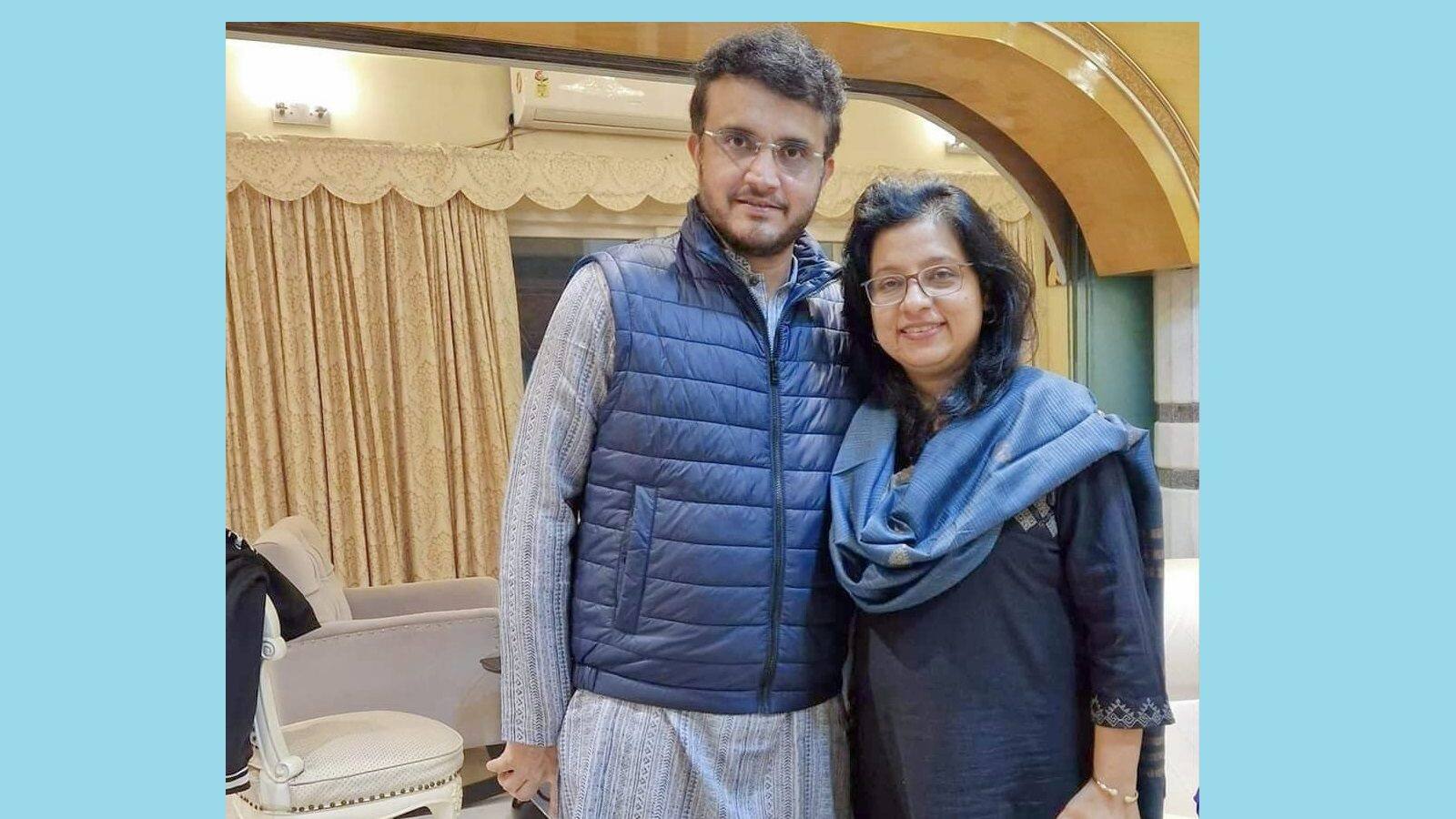 কখনও লন্ডন, কখনও কলকাতা, সৌরভ-সানা-ডোনার পারিবারিক ফটো ভাইরাল