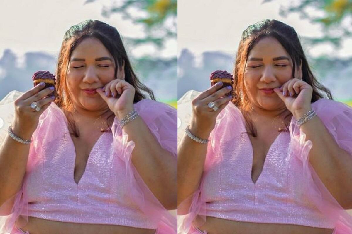 ভারী চেহারায় বিকিনি, সাঁতারের পোশাক, বেশরম রং গানে কাঁপানো নাচ, সুপার ...