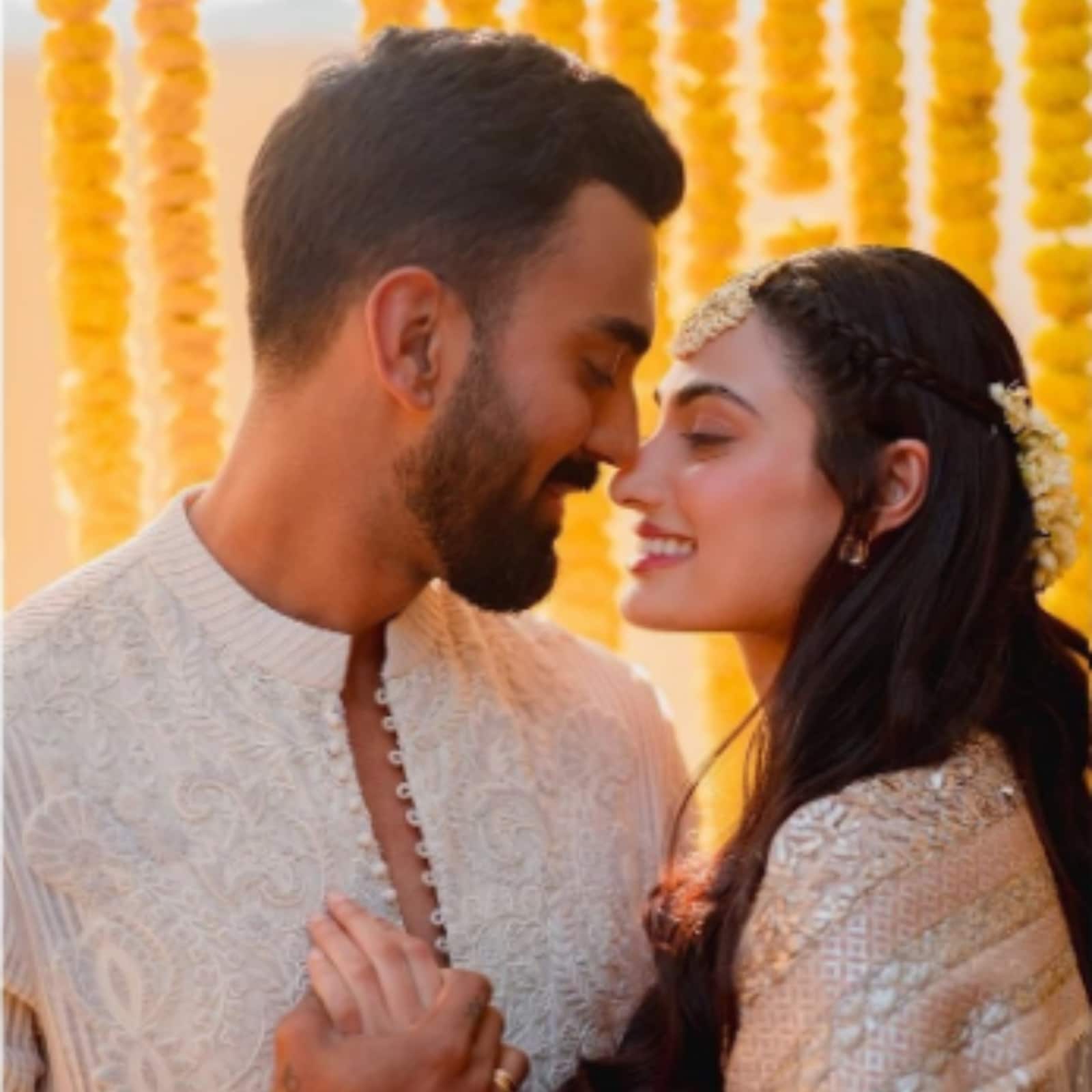 বিয়ের পর কেটে গিয়েছে ৪ দিন, সামনে এল রাহুল-আথিয়ার গায়ে হলুদের ছবি ...