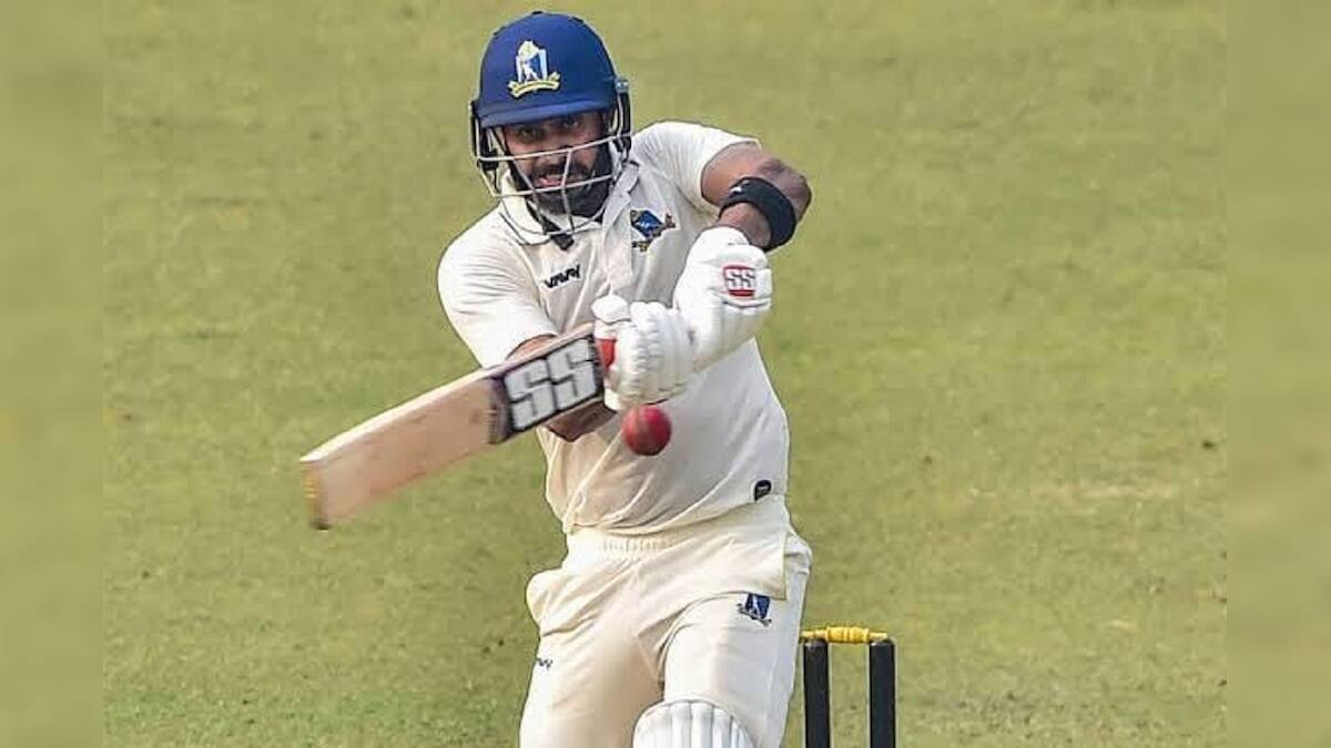 অনুষ্টুপ, মনোজের লড়াইয়ে রঞ্জিতে তৃতীয় দিনে কিছুটা সম্মানজনক জায়গায় ...