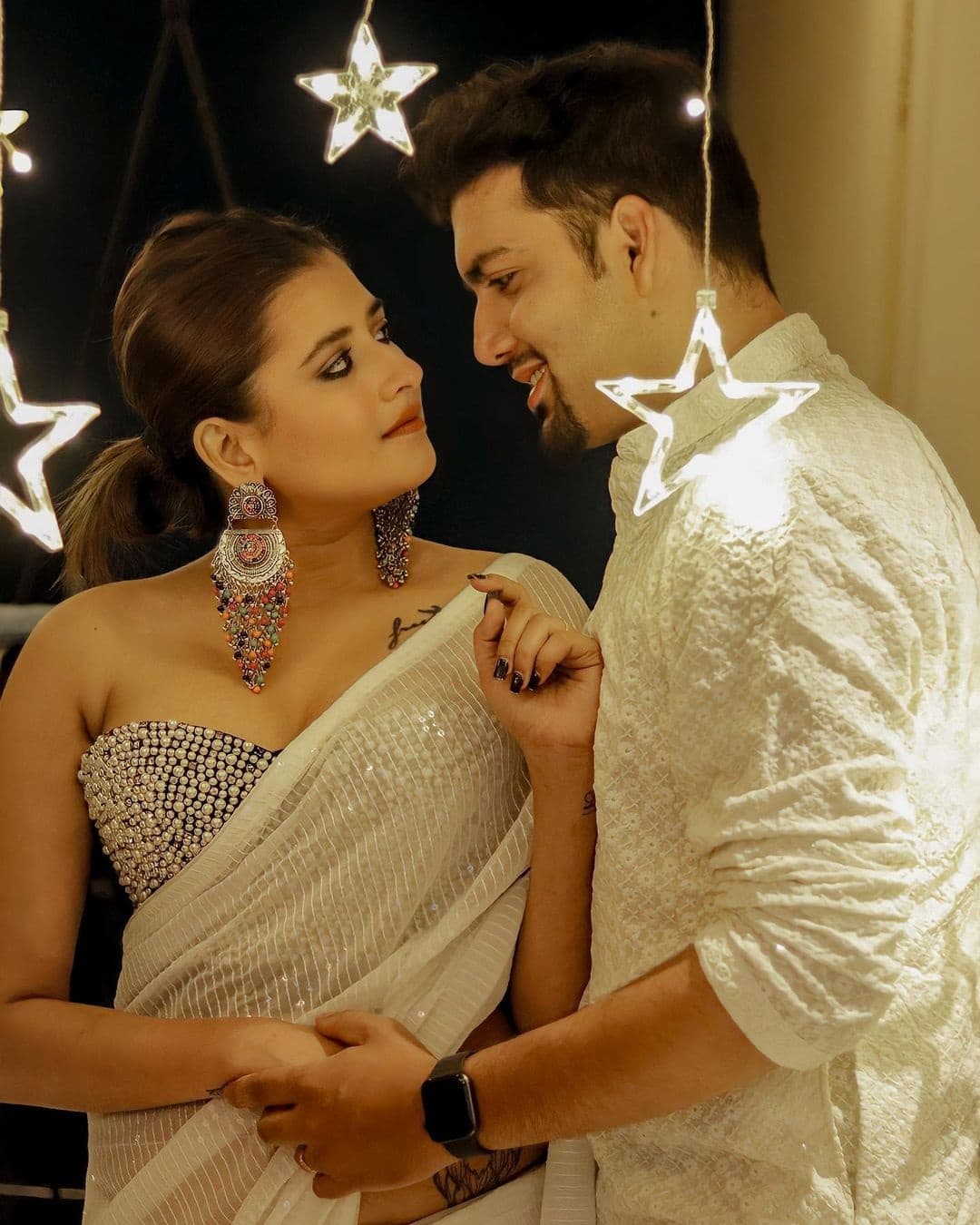 হার মানল বলিউড! রাজকীয় আসরে গাঁটছড়া বাঁধলেন অভিনেত্রী রূপসা, চিনুন ...