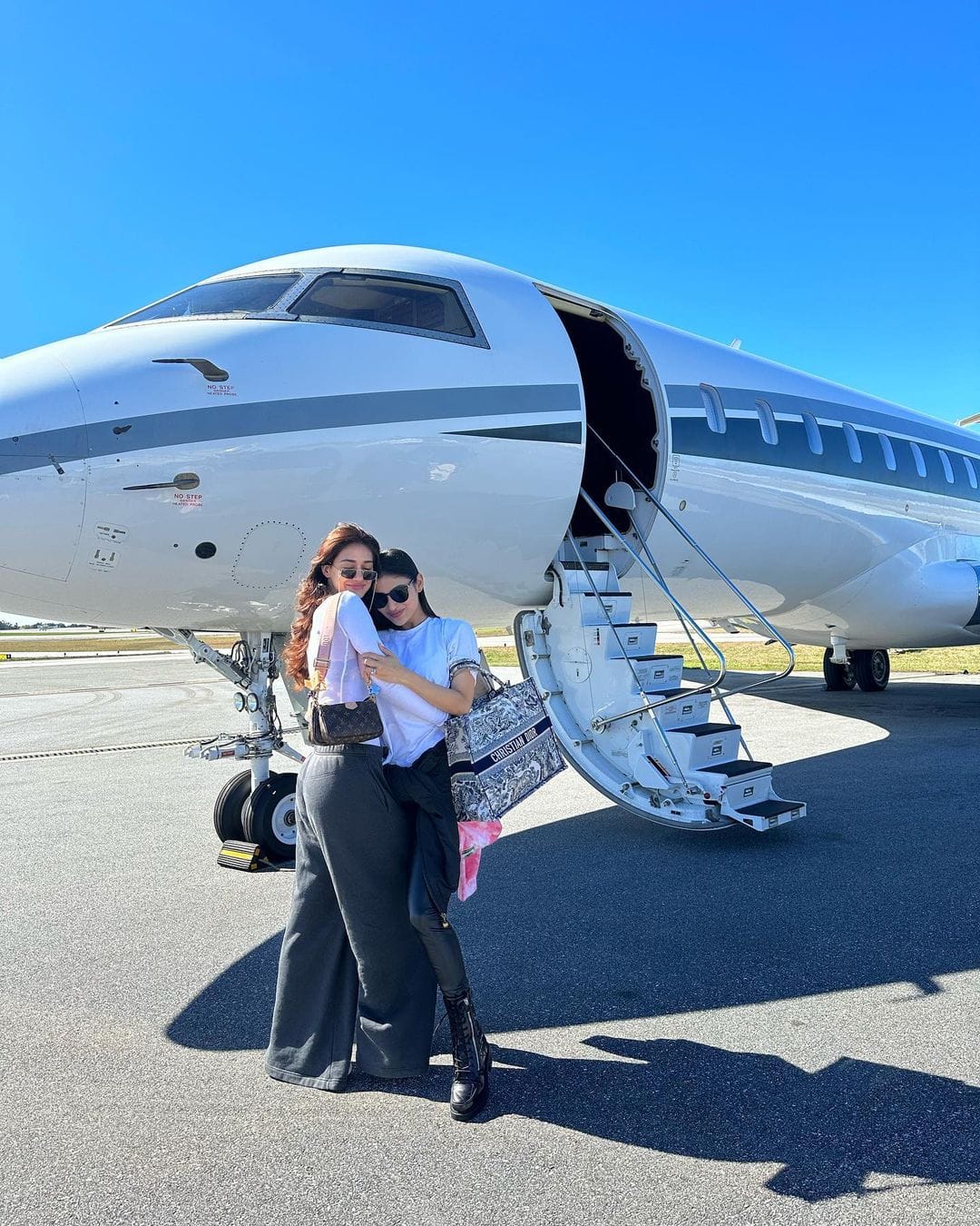 বলিউডের নতুন প্রিয় বন্ধু জুটি কারা জানেন? ছবিতেই রইল প্রমাণ, দেখুন ...