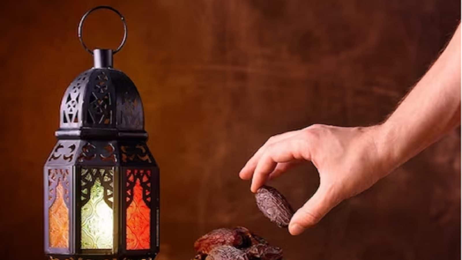 রমজানের রোজার উপোস কেন খেজুর খেয়েই ভাঙা হয়? অন্য কিছু খাওয়া বারণ কেন?