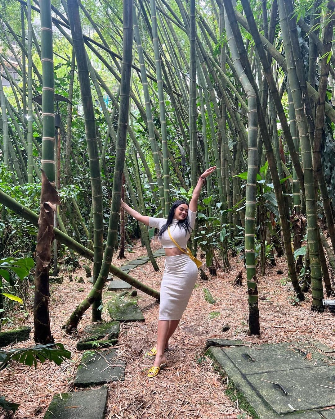 Andre Russell Wife: কলা বাগানের মধ্যে আন্দ্রে রাসেলের বউ! ফটোতে দেদার ...