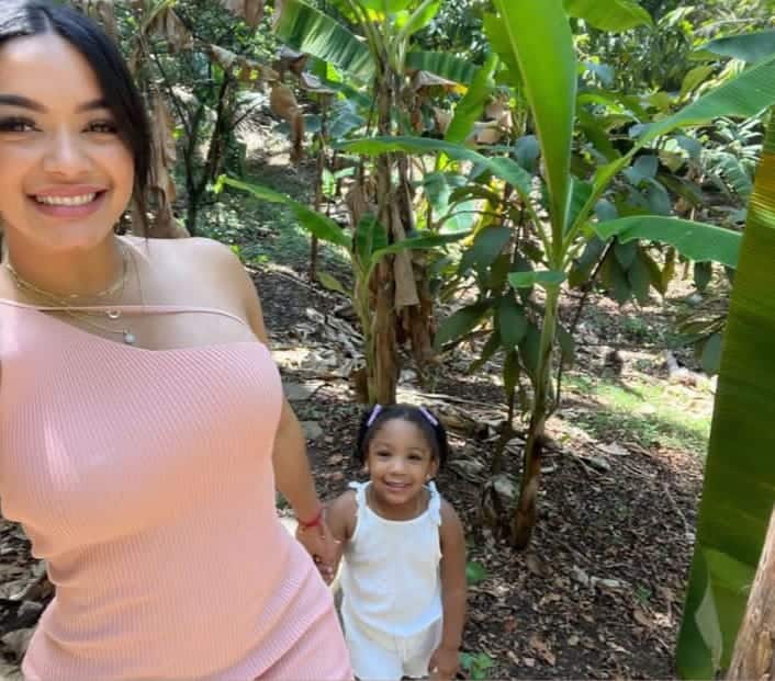 Andre Russell Wife: কলা বাগানের মধ্যে আন্দ্রে রাসেলের বউ! ফটোতে দেদার ...