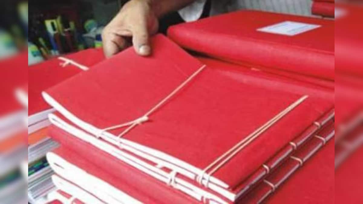 Poila Baisakh- Hal khata: কেন লাল রঙেরই হয় নতুন বছরের হালখাতা? অনেকেই ...