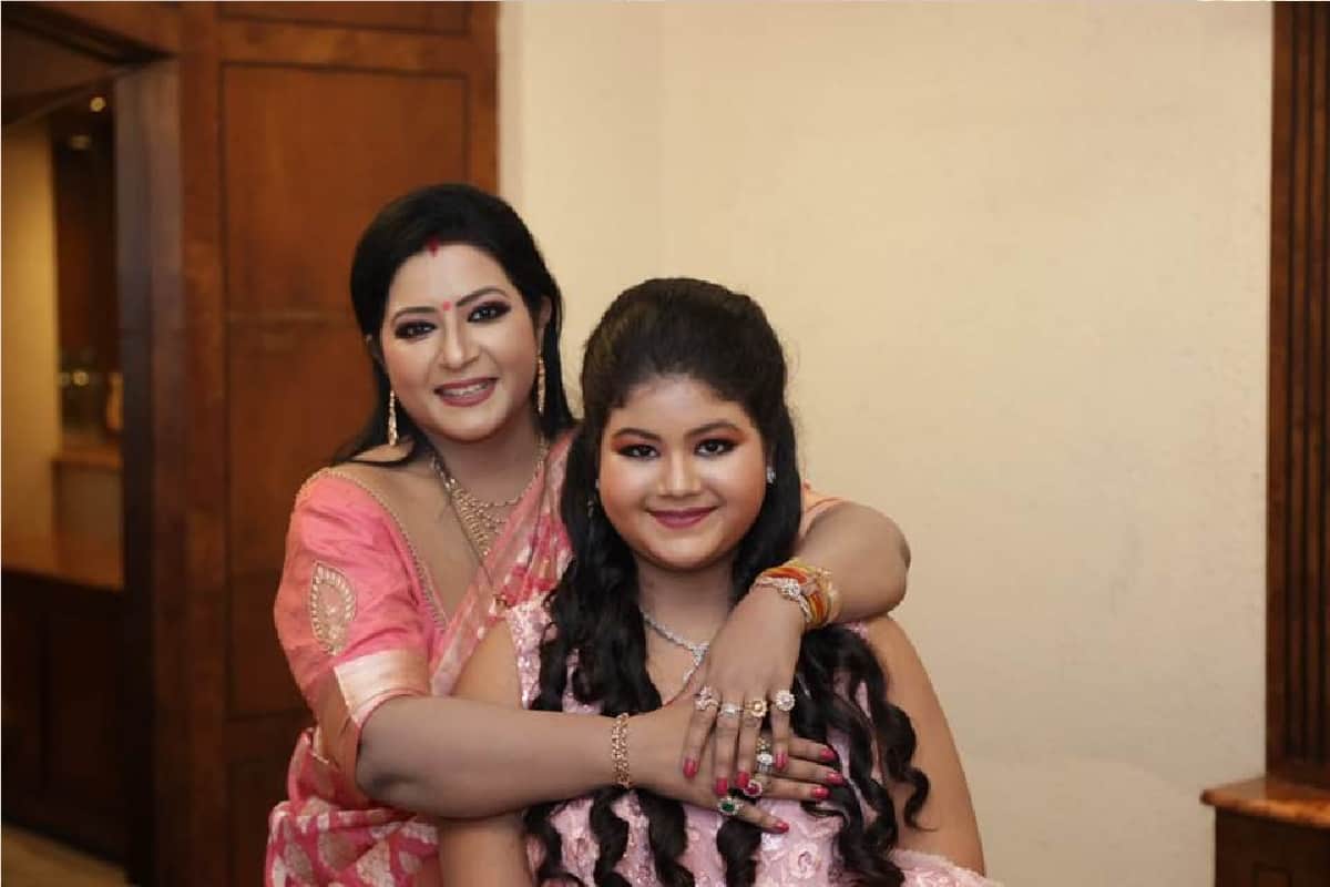 Sovan Chatterjee Baishakhi Banerjee Viral Post | সেই রংমিলান্তি পোশাকে ...