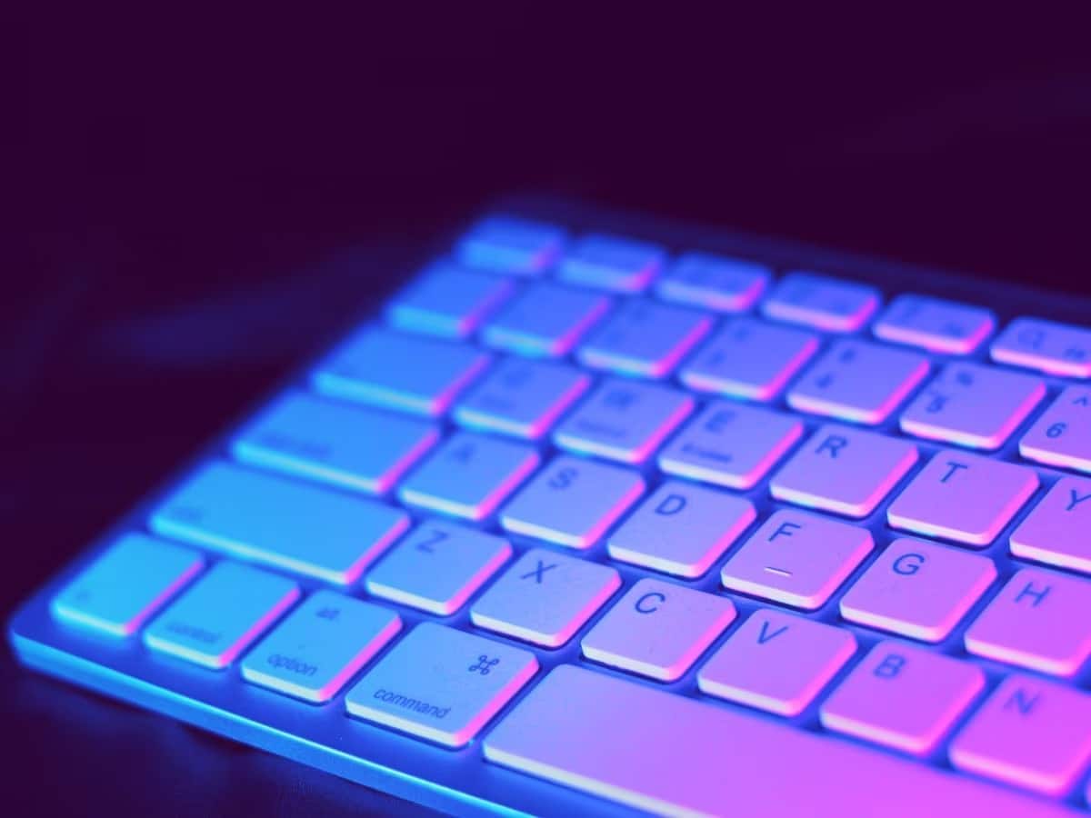 General Knowledge: কেন তৈরি হয়েছিল QWERTY কি-বোর্ড? ABCD-র লে-আউট বদলে ...