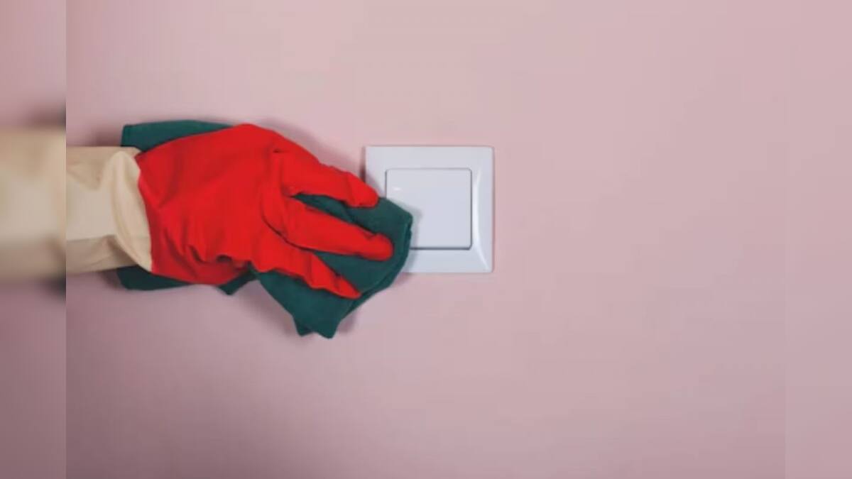 Switch Board Cleaning Tips: নিশ্চিন্তে পরিষ্কার করুন বাড়ির সমস্ত ...