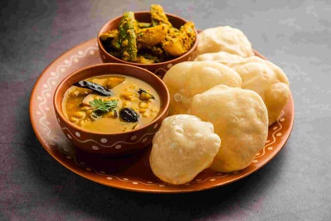 Bengali Dish Luchi: বাঙালি মানেই লুচি-প্রিয়, জানেন 'লুচি' নামটা কোথা ...