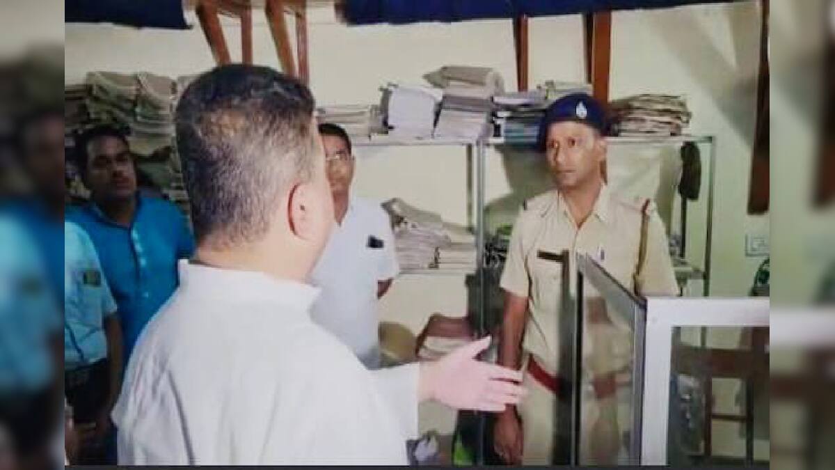 Suvendu Adhikari | BJP | Egra Blast: আচমকা থানায় হাজির শুভেন্দু! হঠাৎ কী হল? সোশ্যাল মিডিয়ায় ...