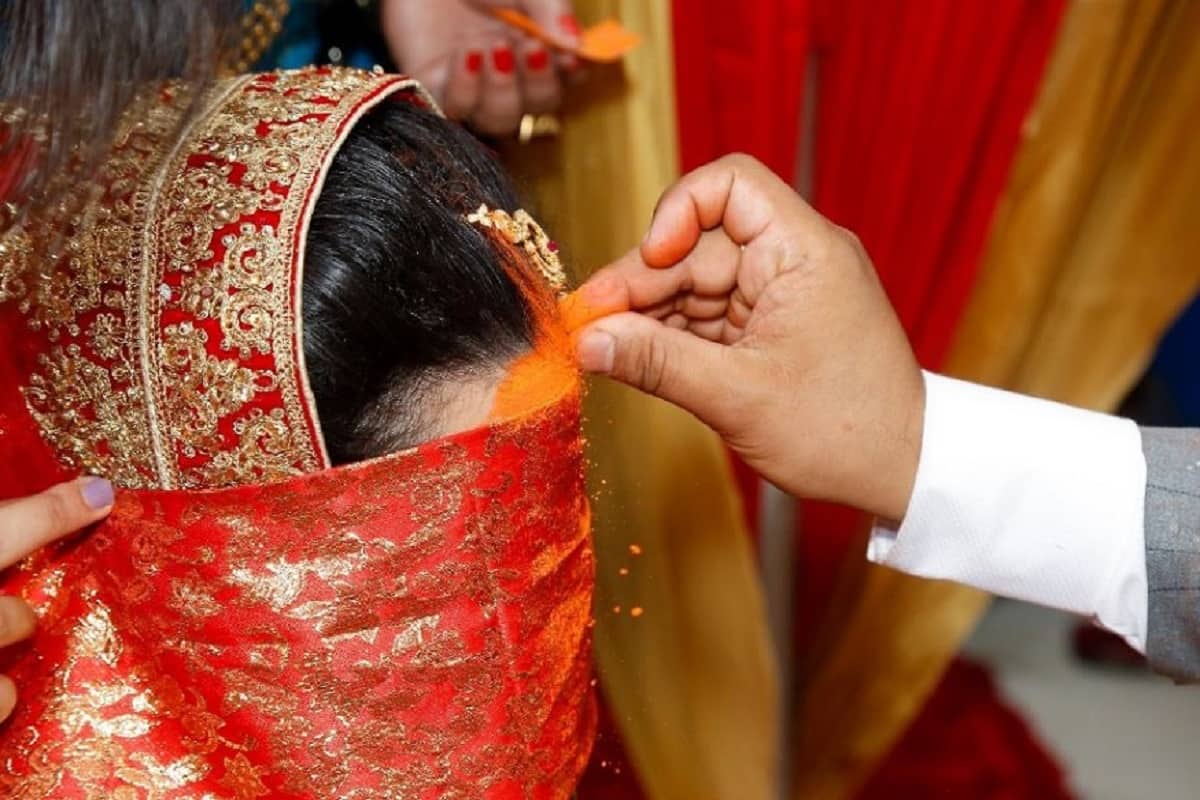 বিয়ের মানে কী শুধুই ...! সাত পাকের পবিত্র বন্ধন অন্য মানে আনে জীবনে ...