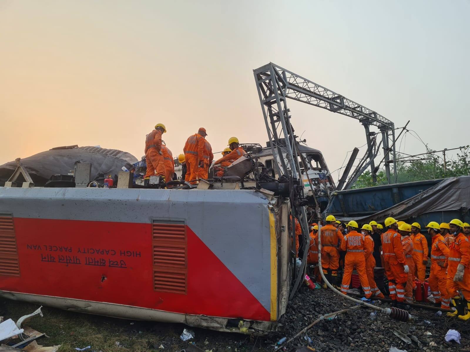 Coromandel Express Accident | হাত-পা ছিটকে পড়েছে চারিদিকে, দলা পাকানো ...