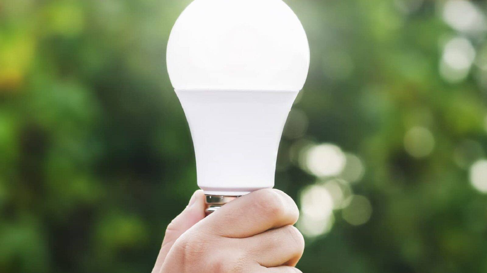 Why Do Light Bulbs Glow When Switched Off? কেন LED বাল্ব বন্ধ করার পরেও ...