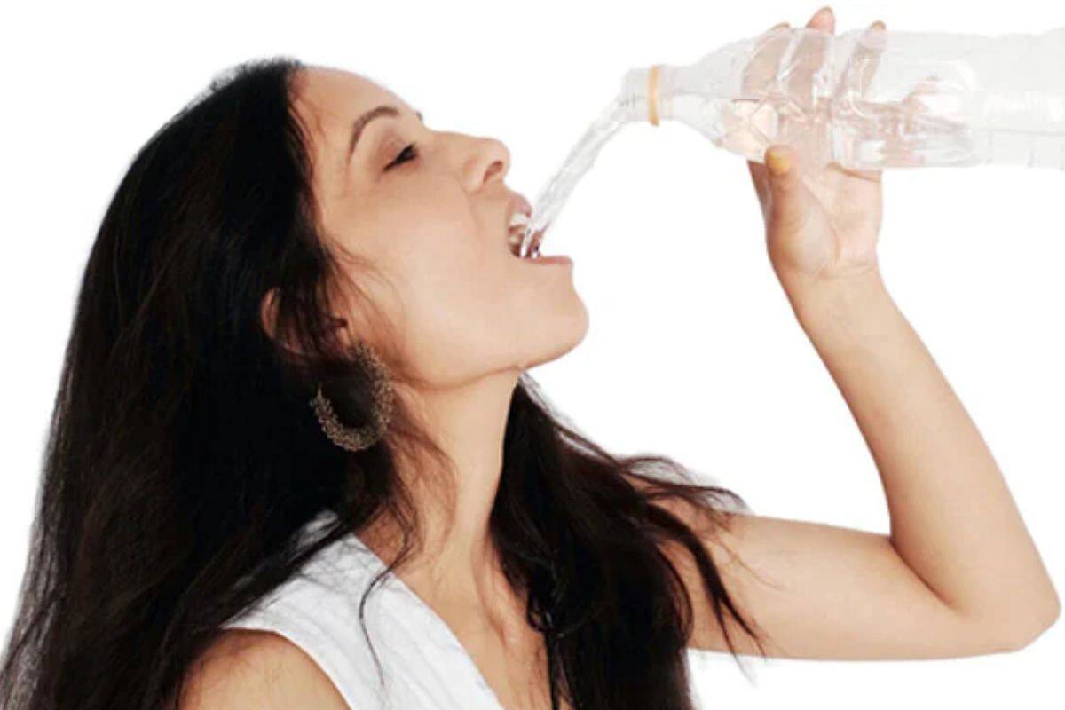 Drinking Water Limit: দিনে 'কত' লিটার জল খাওয়া 'পারফেক্ট'? আপনার ...
