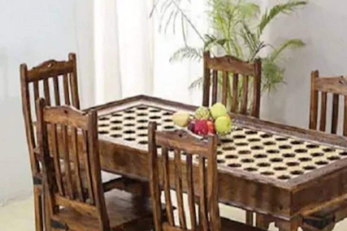 Vastu tips for Dining Table: ডাইনিং টেবিলে রাখুন এই বিশেষ জিনিস, সংসারে ...