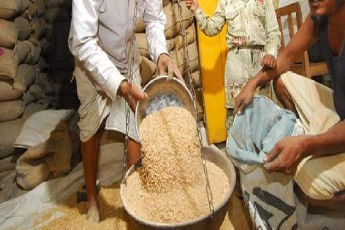 Ration Card: কোটি কোটি রেশন গ্রাহকদের জন্য বড় খবর! সেপ্টেম্বরে কোন ...