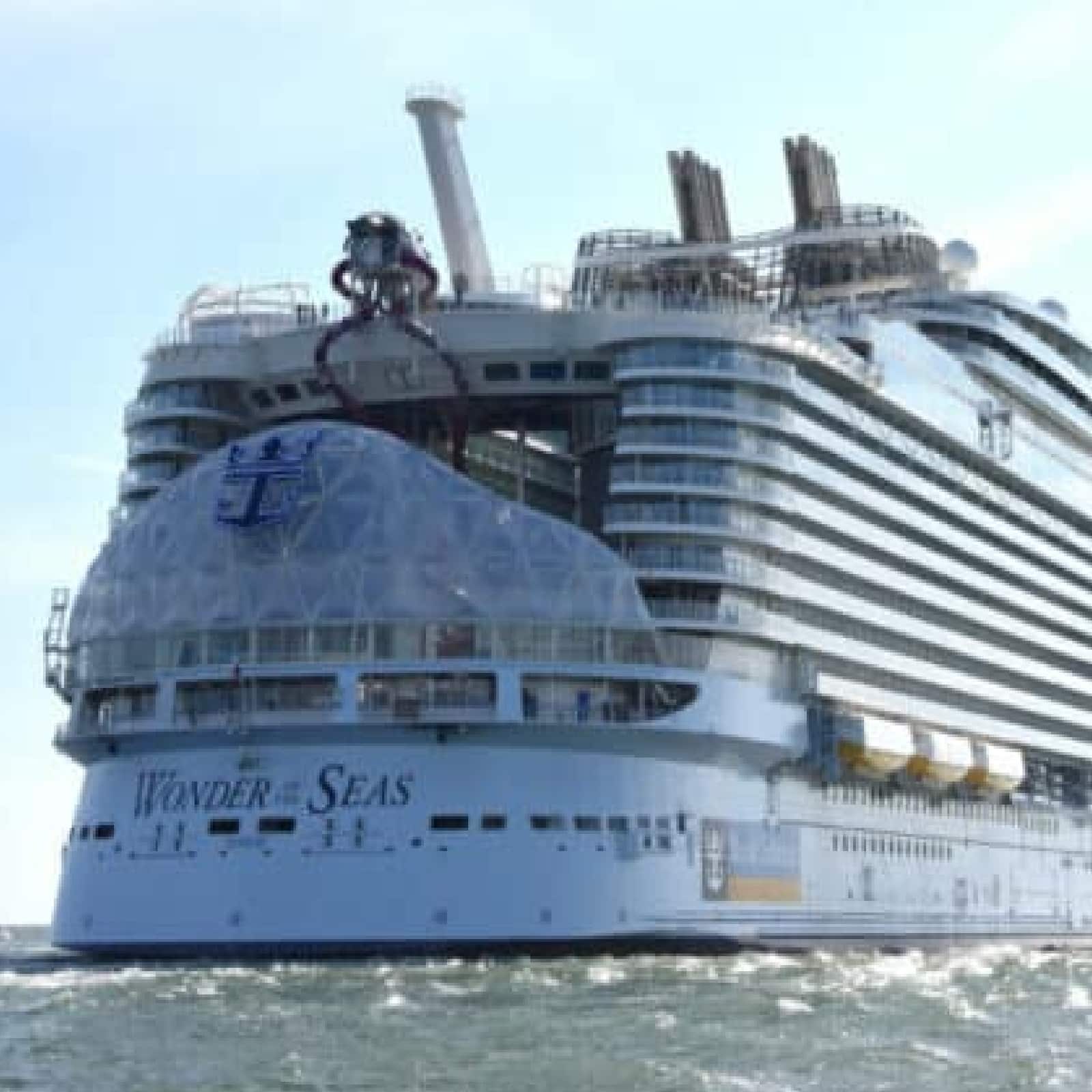 Icon of the seas-the largest ship of the world, বিশ্বের সব থেকে বড় ...