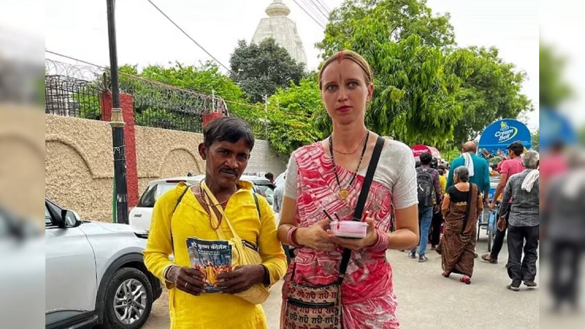 Unique Couple Bride From Russia in Vrindavan: ভগবান শ্রীকৃষ্ণের প্রতি ...