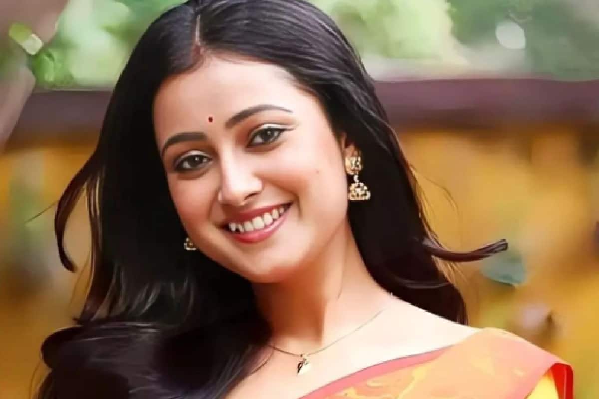 Pallavi Sharma Struggle: শৈশবে মা-হারা, পরীক্ষা দিয়ে ফিরে বাবার সৎকার! 'নিম ফুলের মধু'-র ...