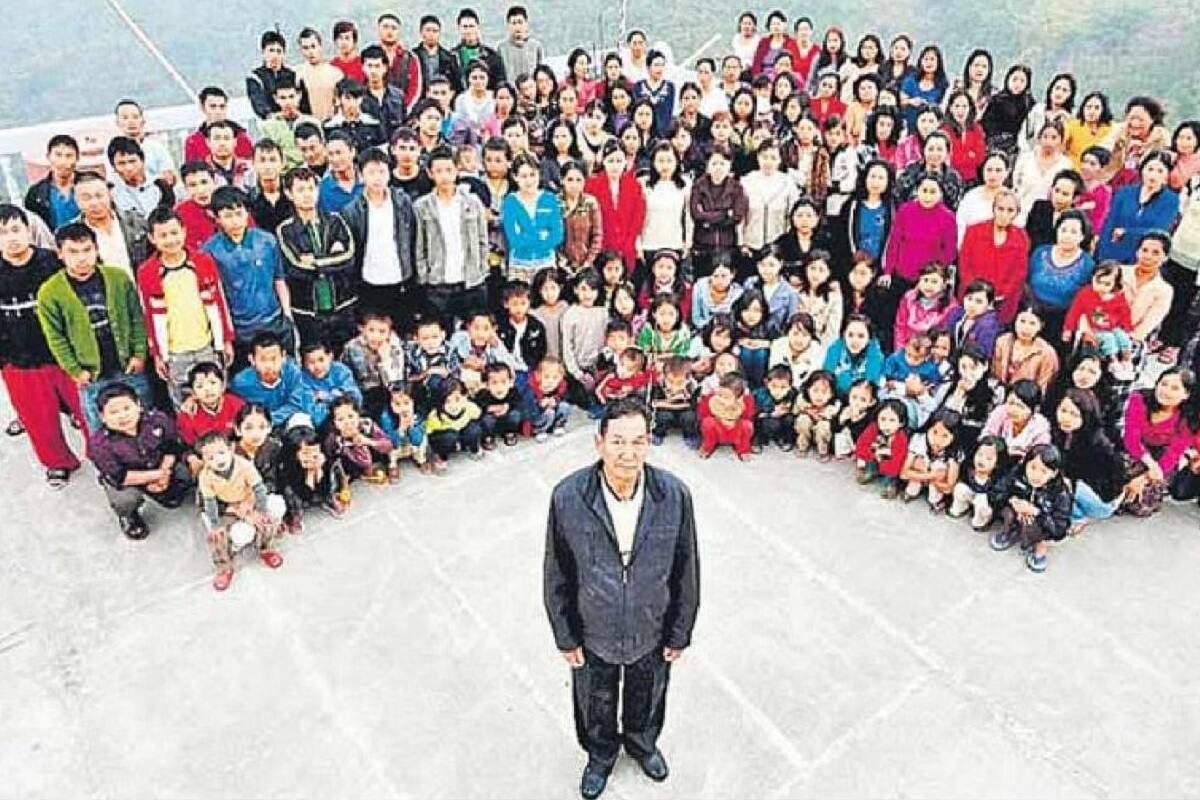 Ziona Chana-World's Largest Family: ৩৯ জন স্ত্রী, ৮৯ সন্তান! কেন এমন ...