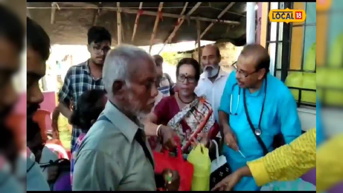 বাবার মৃত্যুবার্ষিকীতে বিশেষভাবে সক্ষমদের সঙ্গে দিন কাটালেন নদিয়ার ...