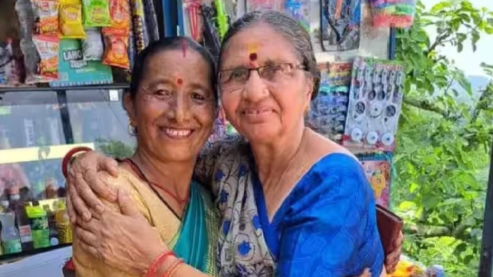 Pm Modi sister vasantiben seen with yogi adityanath sister sashi devi ...