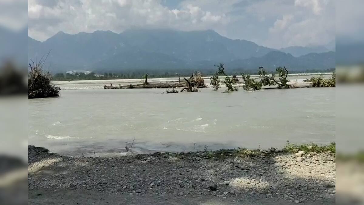 তোরসা নদীর বাঁধ ভেঙে বিপন্ন আলিপুরদুয়ারের জয়গাঁর পর্যটনস্থল | Torsa ...
