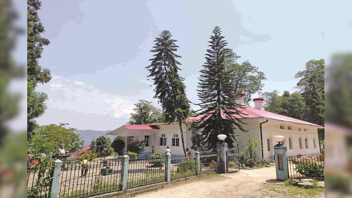 Durga Puja 2023: পুজো মানেই বেড়ানোর হাতছানি, ঘুরে আসতে পারেন রবি ...