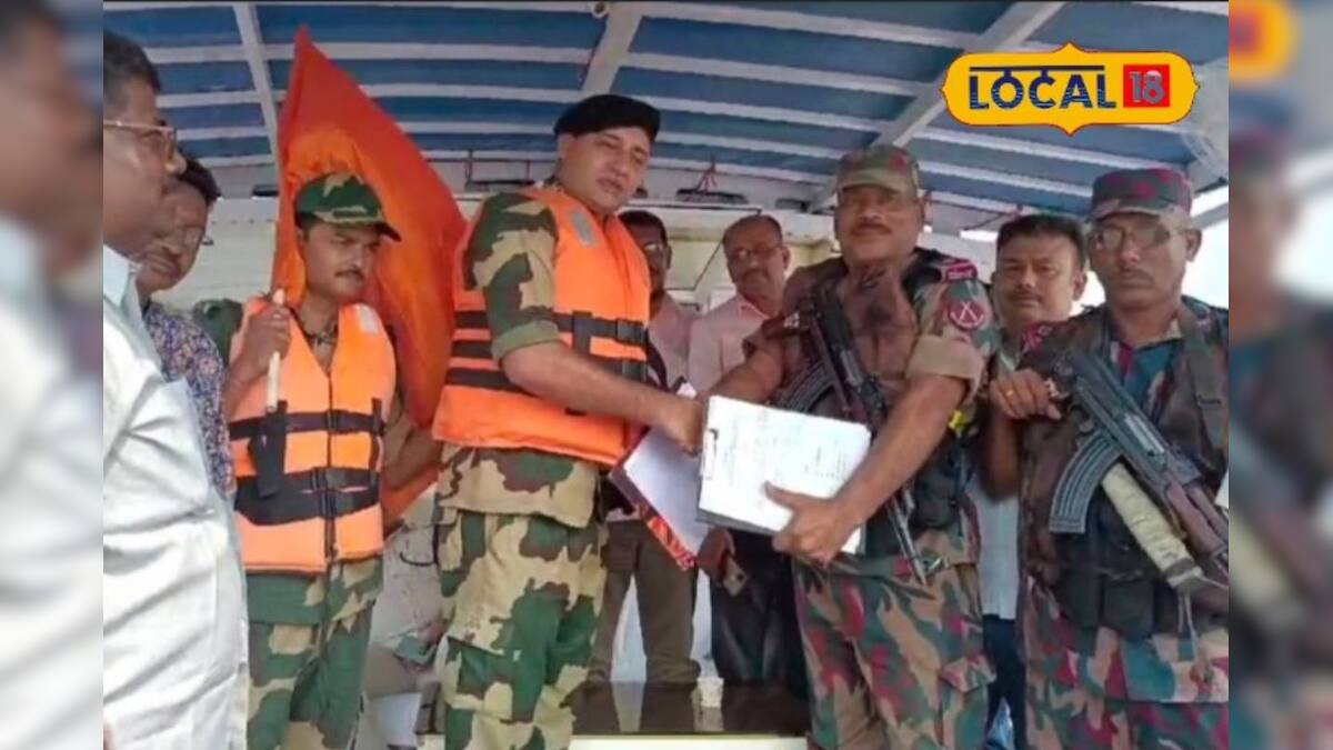 flag meet of bharat bangladesh officers regarding taki ichamoti ...