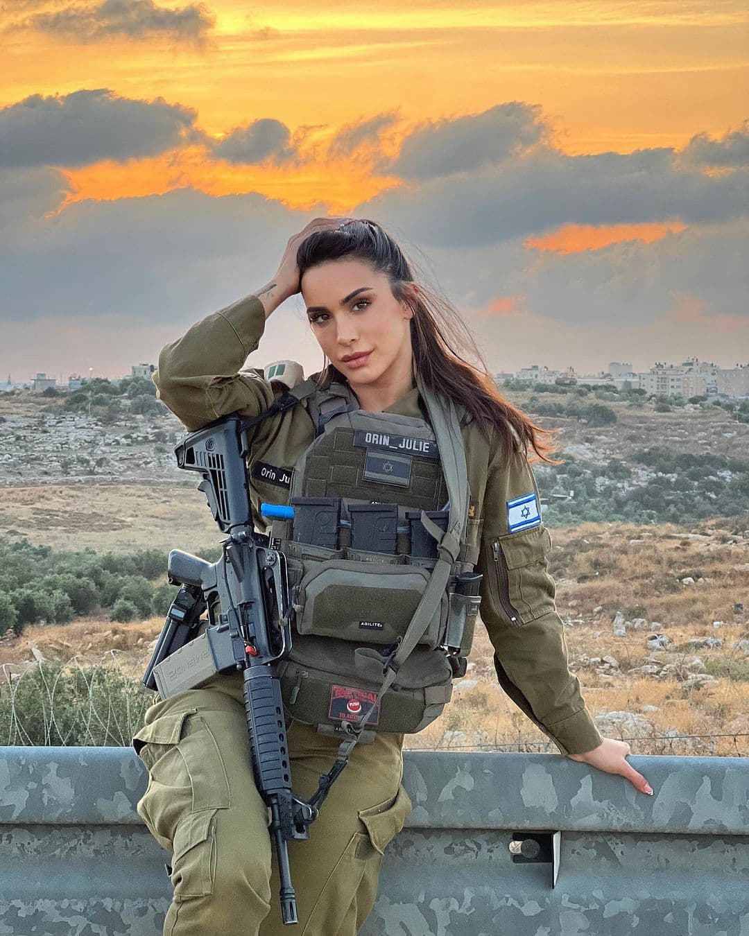 Israel Palestine Conflict: নিজের বিয়েতেও অস্ত্র হাতে! ইজরায়েলের ...