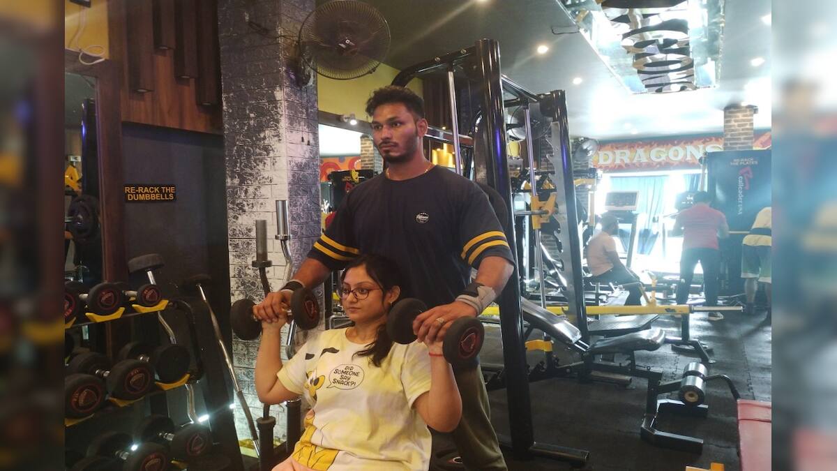 লাইফ স্টাইল দুর্গাপুজোর আগে শরীরের মেদ ঝরাতে জিমে ভিড় বাড়ছে | Puja ...