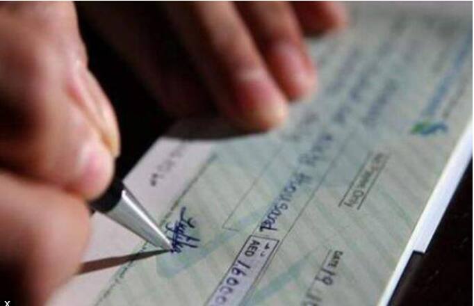 Cheque Writing Mistakes: চেক লেখার করার সময় 'এই' কাজটি ভুলেও করবেন না ...