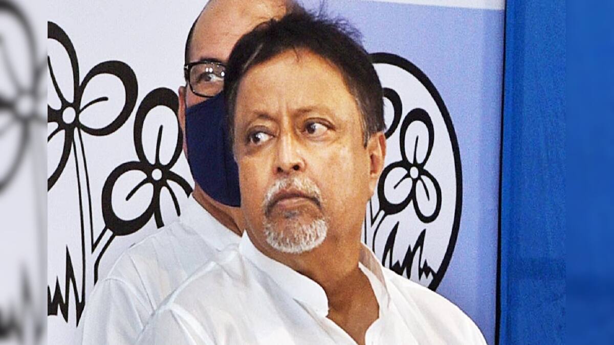 Mukul Roy ভাইরাল হওয়া ছবি আদৌ কি মুকুল রায়ের? বাড়ি গেলেন পার্থ ভৌমিক, তারপর যা বললেন... photo ...