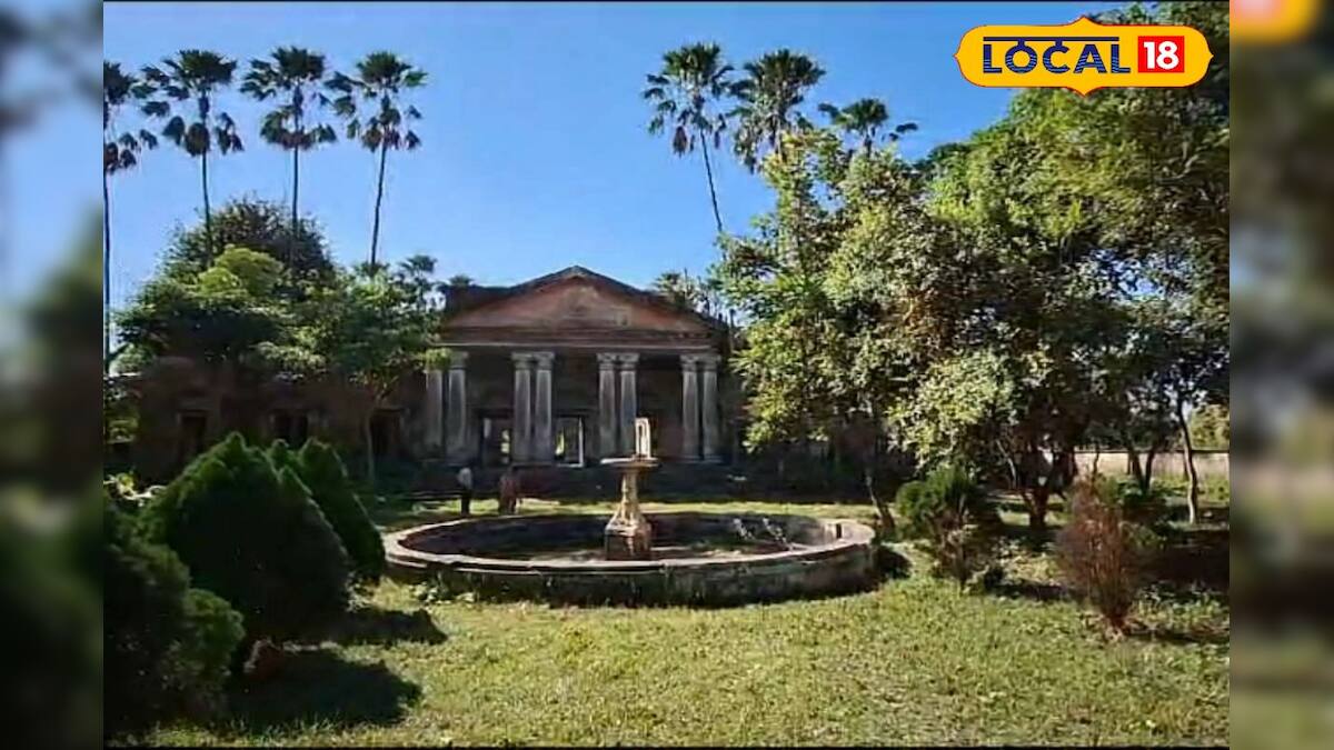 Lalgola Rajbari stands on the verge of destruction| বর্তমানে এই লালগোলা ...