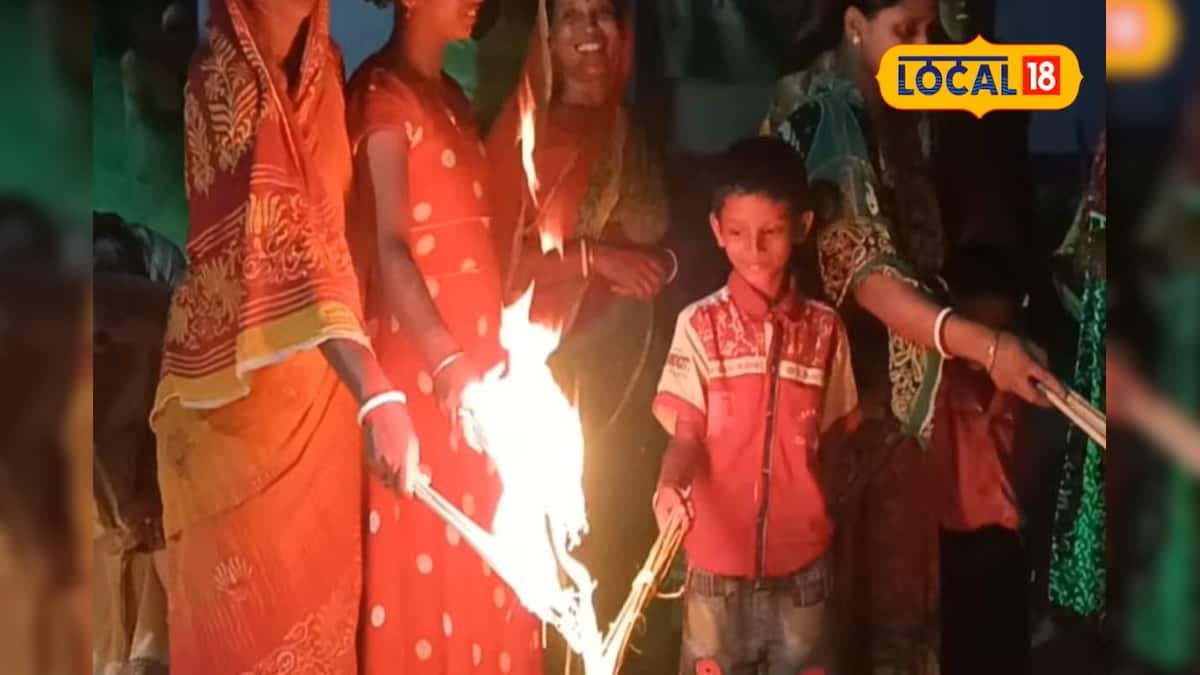 কালীপুজোর সন্ধেয় বাঁকুড়ার বাড়িতে বাড়িতে পালিত হল ইঞ্জল পিঞ্জল উৎসব ...