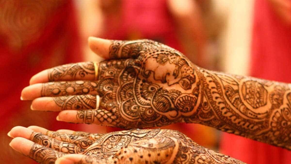 Mehndi Design: মাত্র ৫০০ টাকায় হাত-জোড়া মেহেন্দি, জেনে নিন কেমন নকশা ...