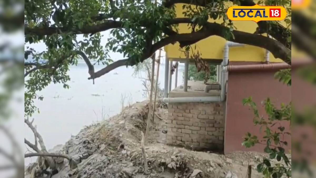 ইছামতি নদীর চর দখল করে অবৈধ নির্মাণের ঘটনায় বসিরহাট শহর বিপদের মুখে ...