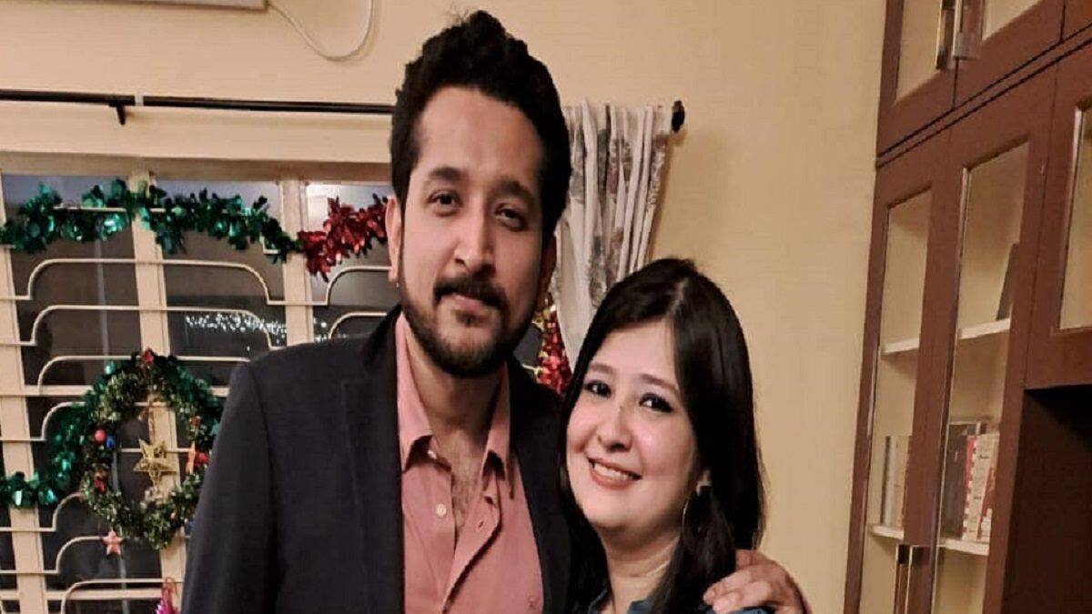 পিয়া ছিলেন একেবারেই আধুনিক লুকে৷ মিঁঞা-বিবিকে দারুণ লাগছিল৷ | Parambrata Chattapadhya and Piya ...