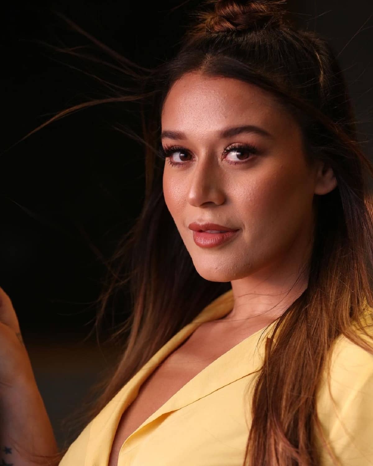 বাবা বলিউডের ব্লকবাস্টার হিরো, তাঁর মেয়ের রূপের আগুনে কাঁপছে নেট দুনিয়া! | Jackie Shroff ...