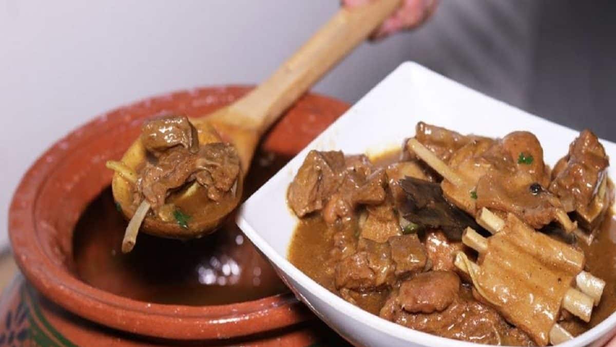 মটকা মটন, মাটির হাঁড়িতেই রান্না হয় এই মাংস| Makta Mutton a delicacy ...