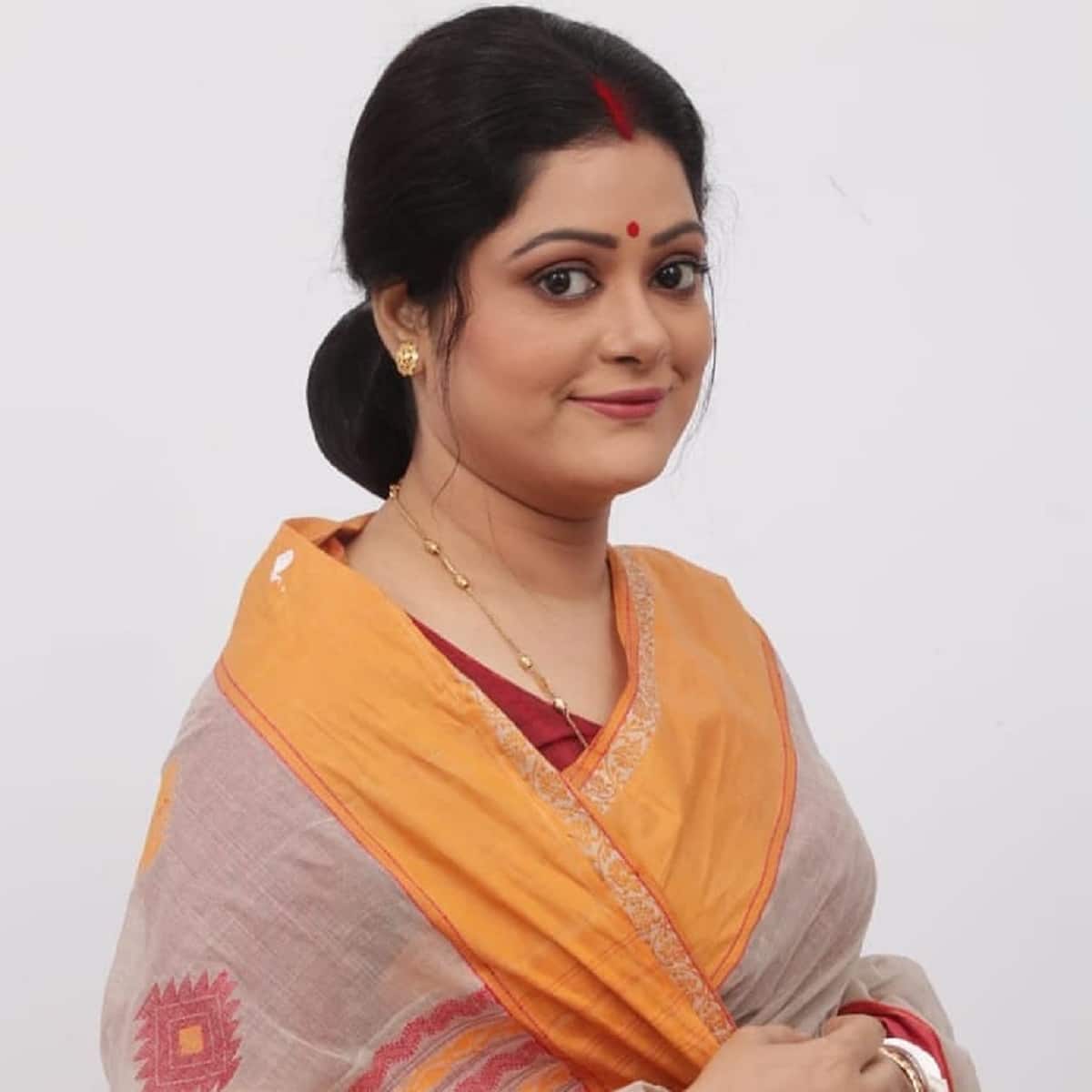 কাঞ্চন মল্লিকের প্রাক্তন প্রথম স্ত্রী তাঁর পরিচয় নয়, অনিন্দিতা দাসের পরিচিতি একজন ভাল অভিনেতা ...